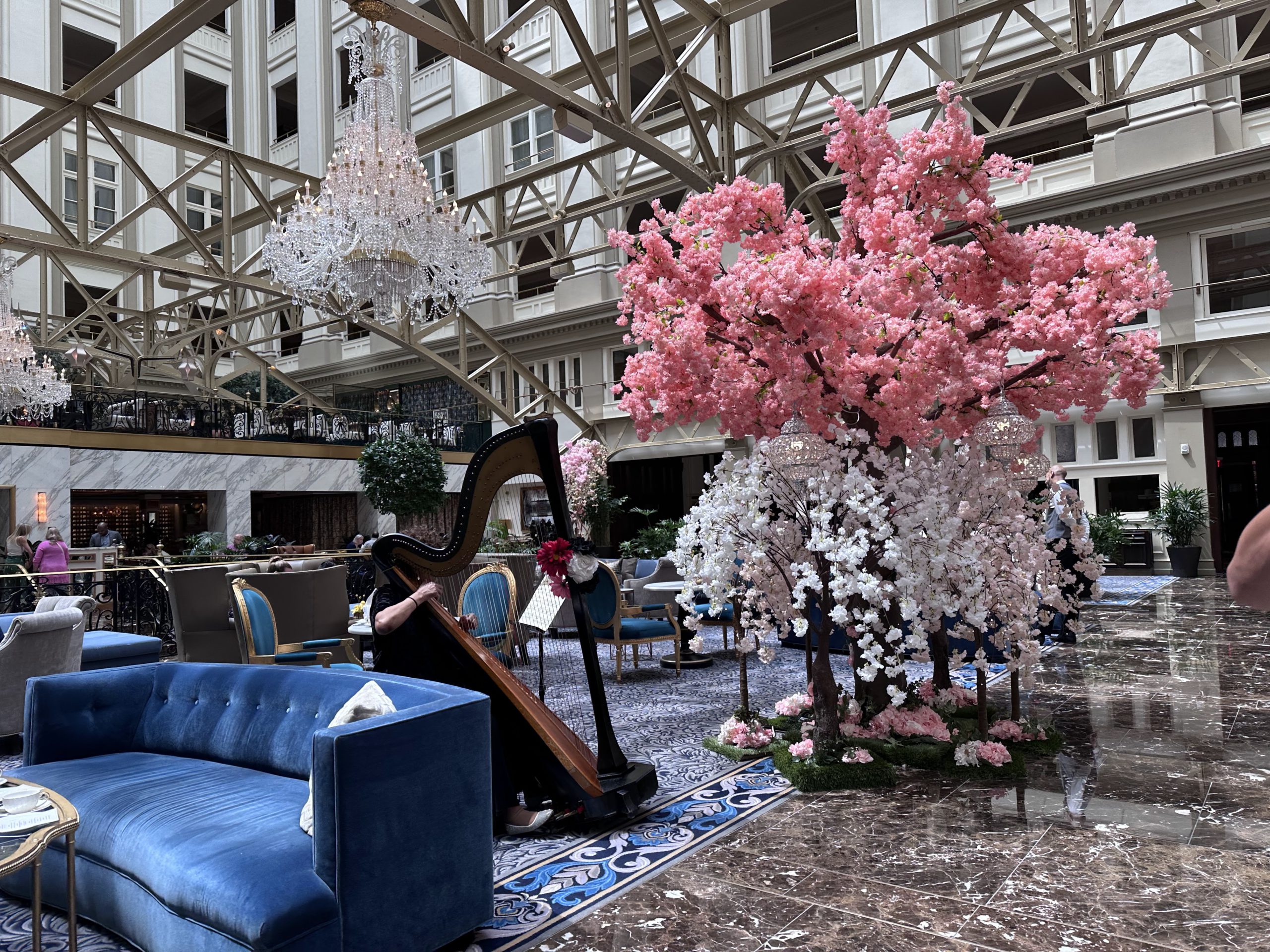 Bad Hotel Warning Signs: How to Spot a Dud Before and After You Arrive ...