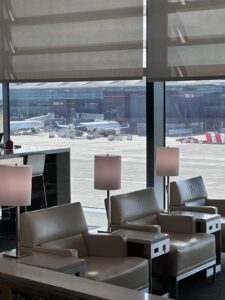 United Club Lounge London Heathrow Review - BoardingGroup.One