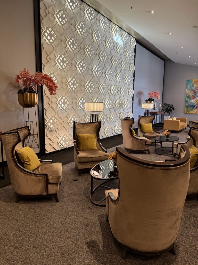 Malaysia Airlines Golden Lounge (International) Kuala Lumpur Airport ...